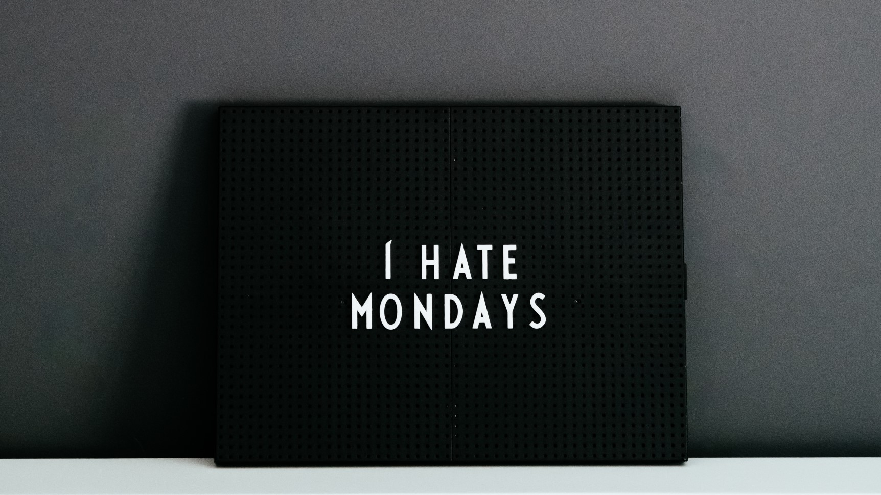 Bare Minimum Monday. Nowy trend zawodowy rodem z TikToka